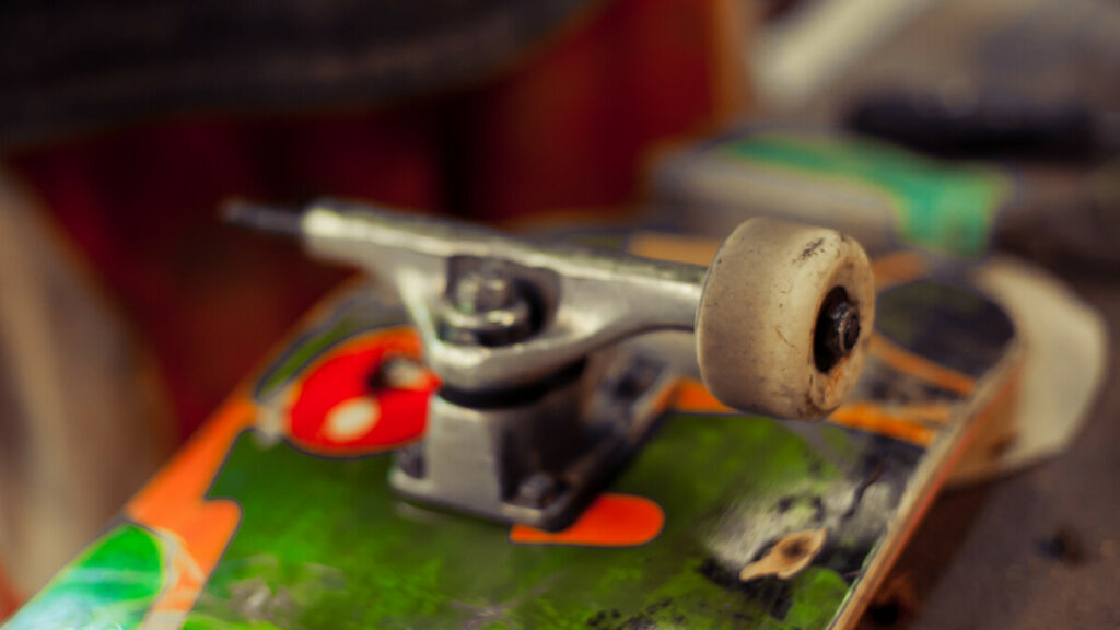 Choosing the Right Skateboard Tools: A Guide for Home Maintenance